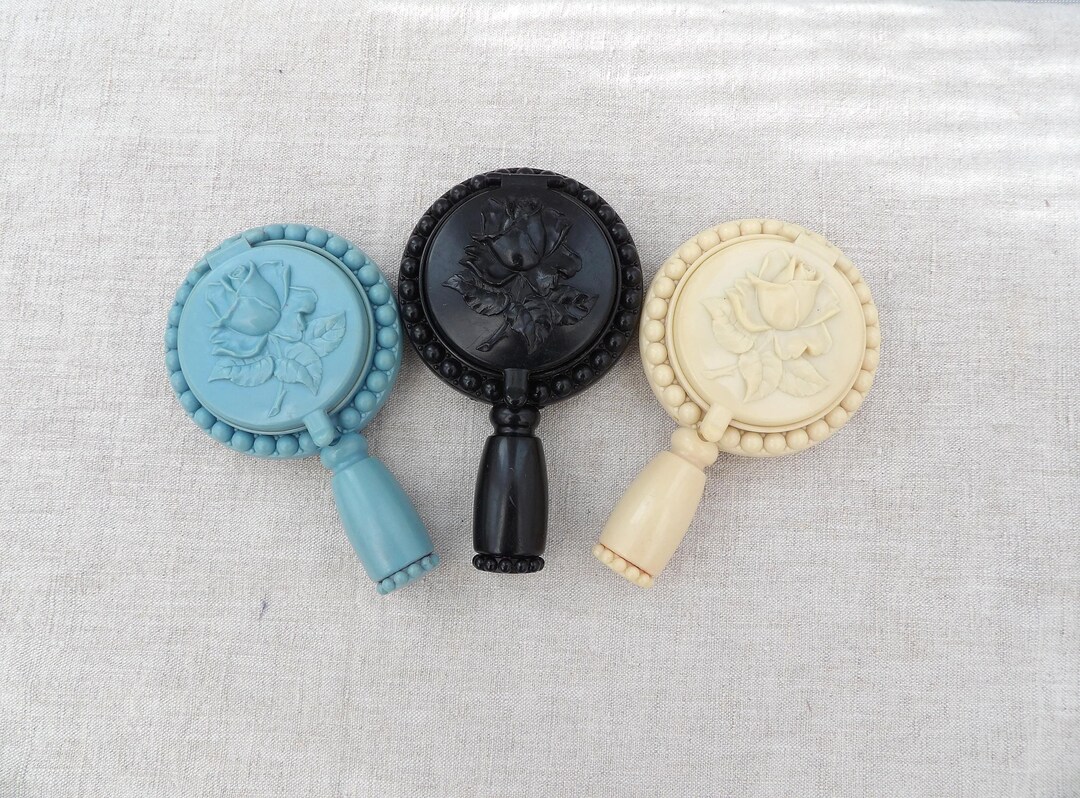 1940s TRIO-ETTE Compact Vanity Case – Rose Embossed Makeup Case – Blue ...