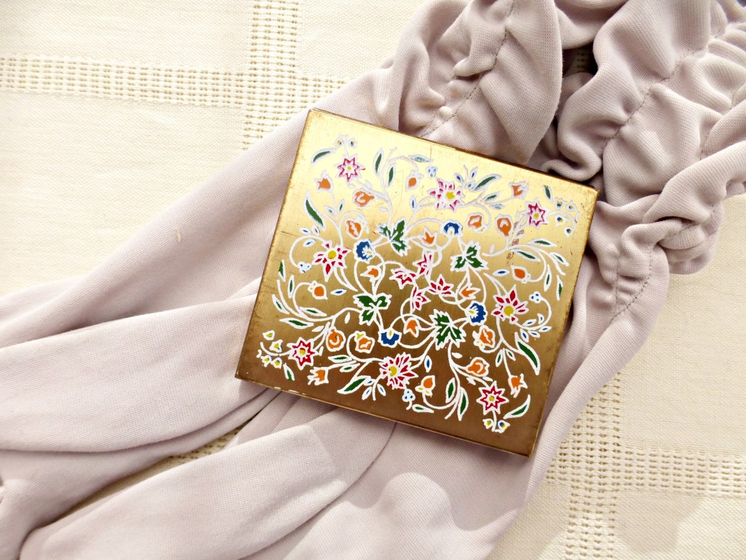 Rare Floral Mascot Compact | Vintage ASB Compact | 1940s Vintage Tap ...
