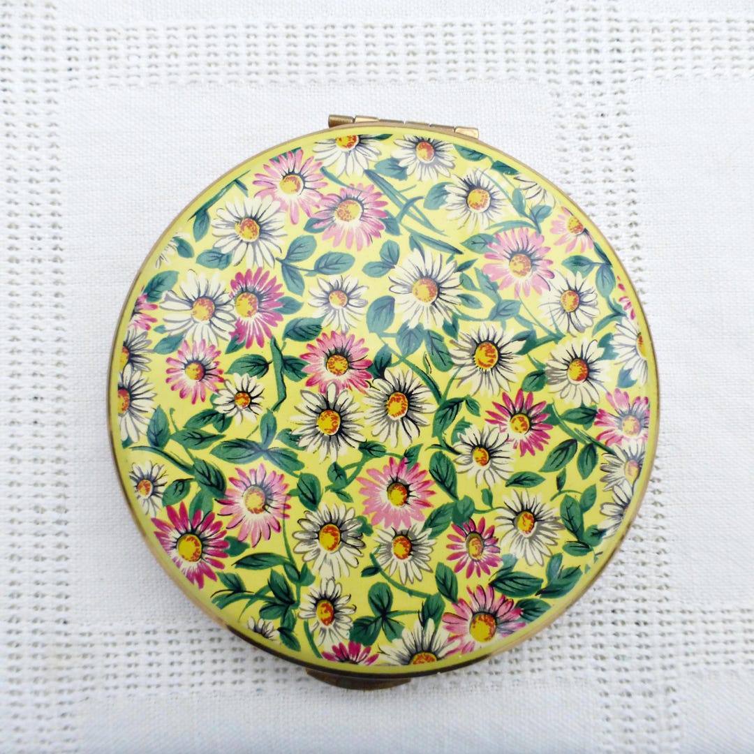 Vintage KIGU Daisies Powder Compact | 1950s Pink Flowers KIGU Compact ...
