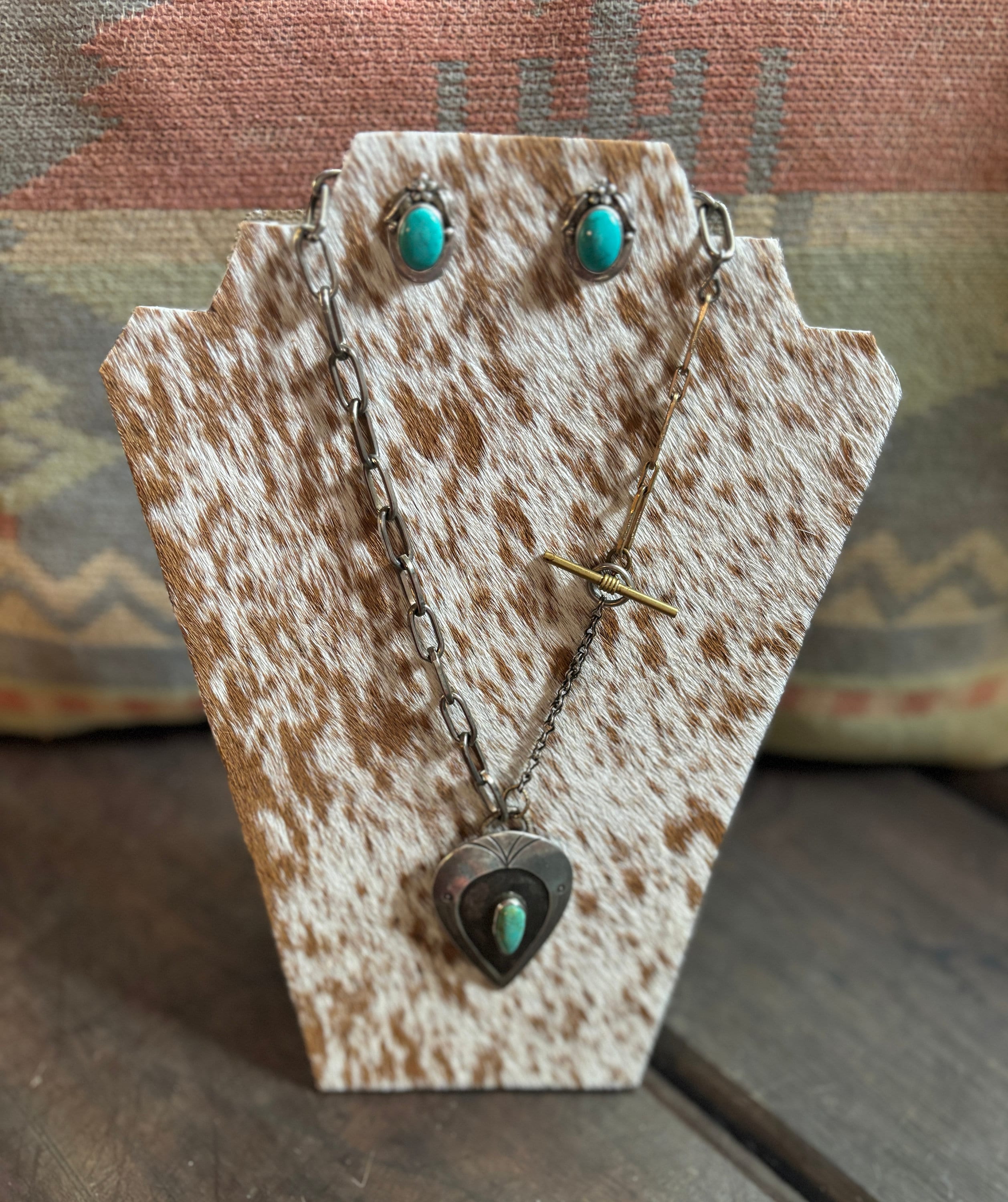 Cowhide Jewelry Display: Ranch Style Necklace & Earrings Holder (10.9 ...