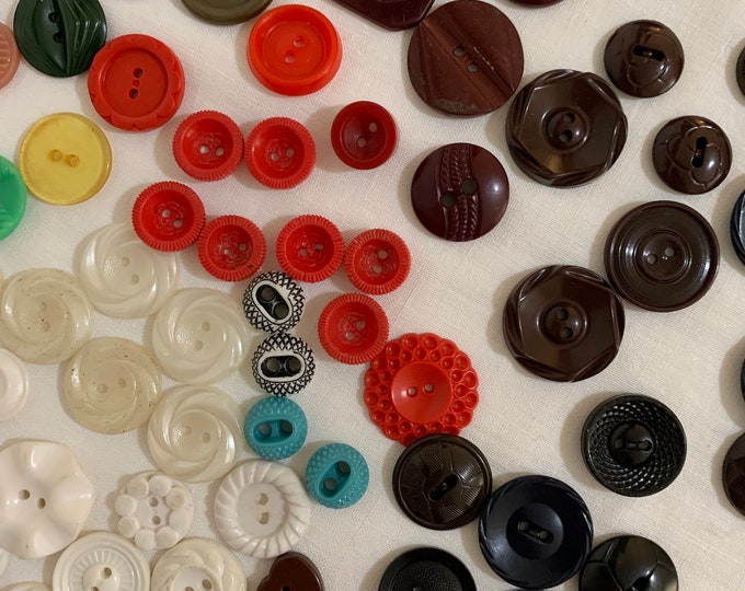 Plastic Buttons, 67 Vintage Plastic Buttons, Assortment Vintage Plastic ...