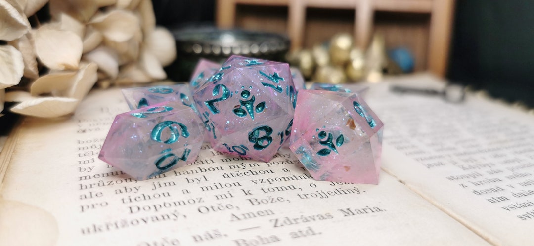 Barbie's Dreamland - 7 Piece Set Dice TTRPG Dnd - Etsy