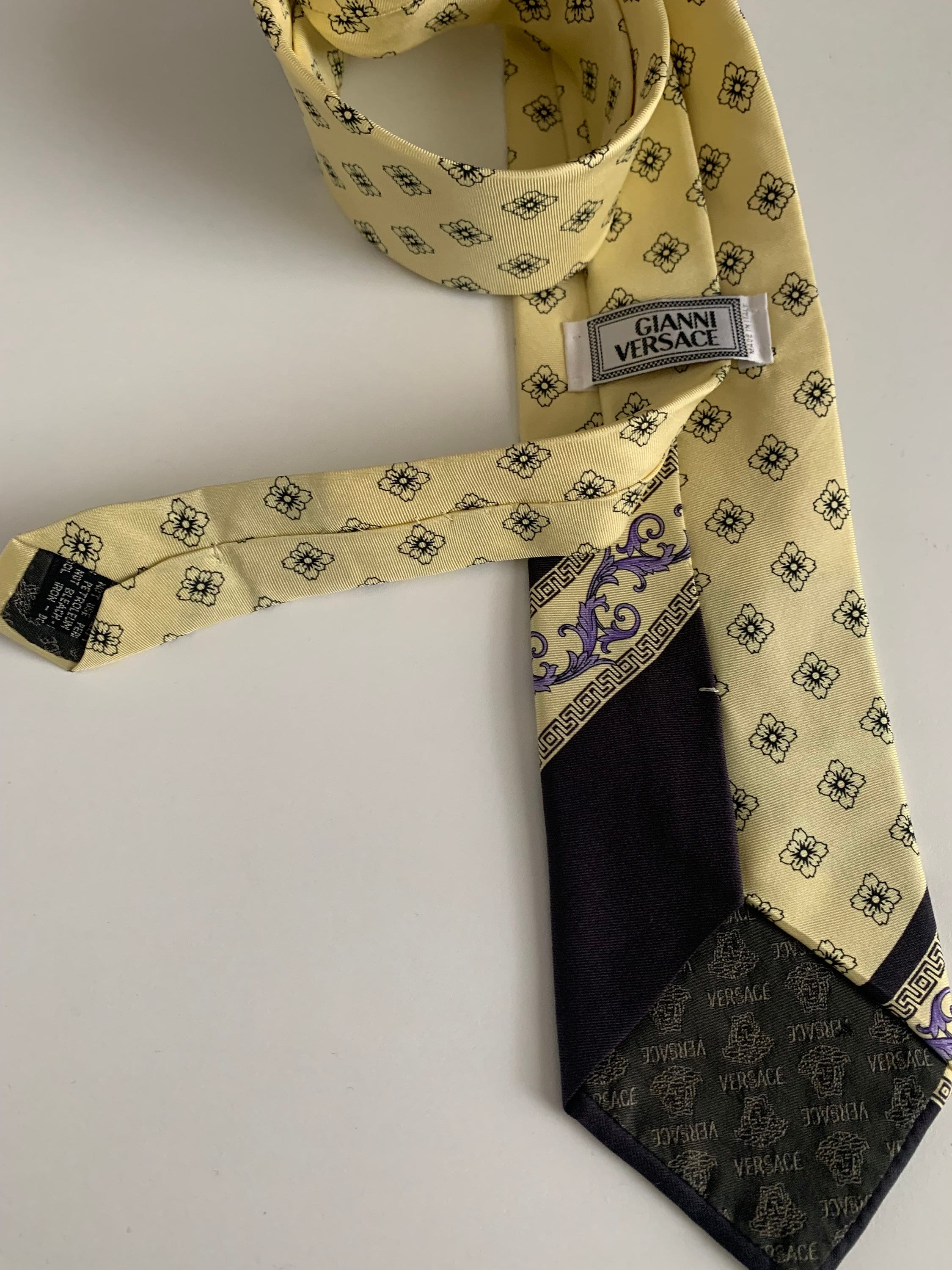 shopvintagefiorella Gianni Versace Silk Tie
