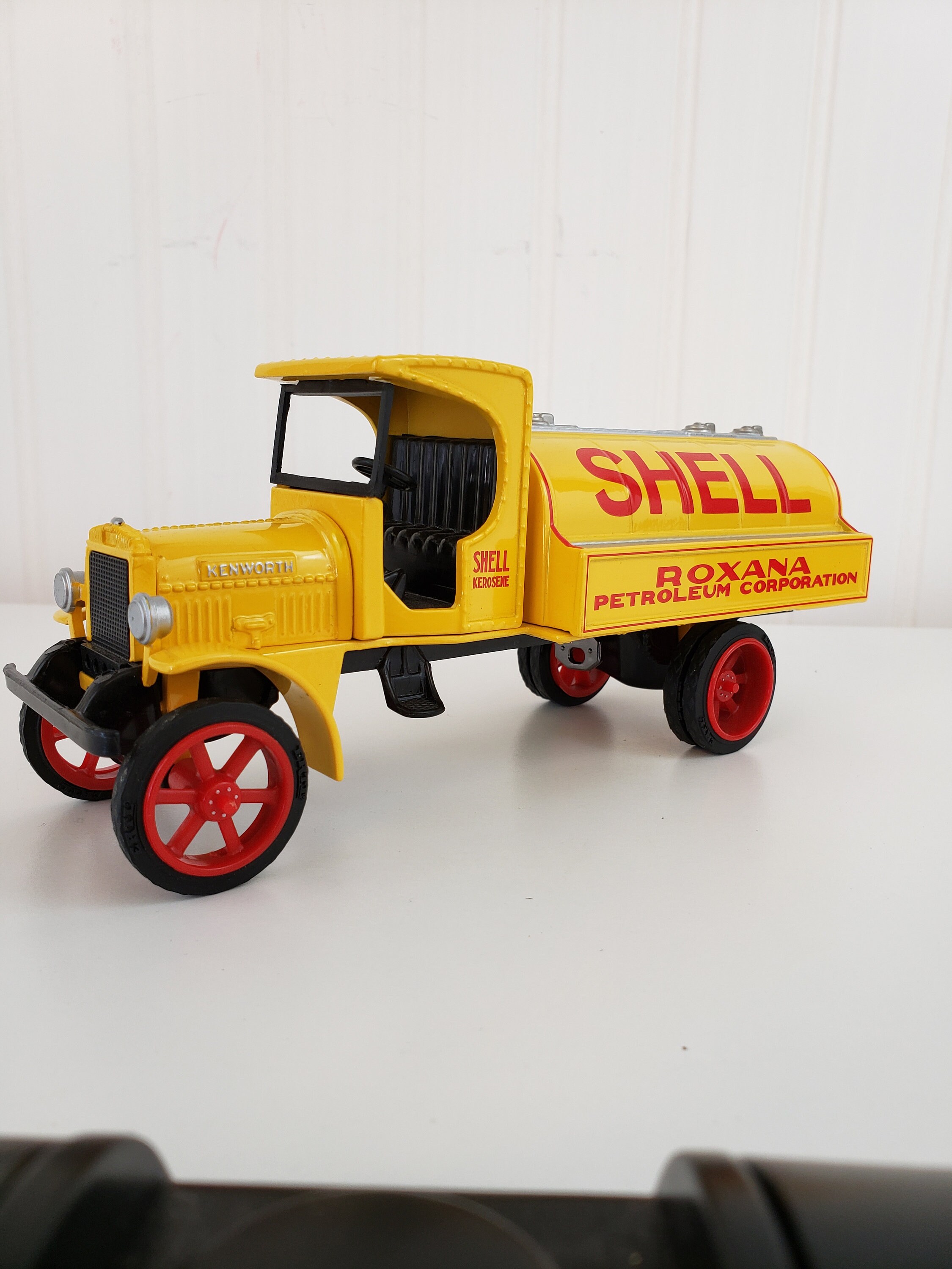 Shell 1925 Kenworth Tanker, Die Cast Metal Replica, Shell Collectibles ...