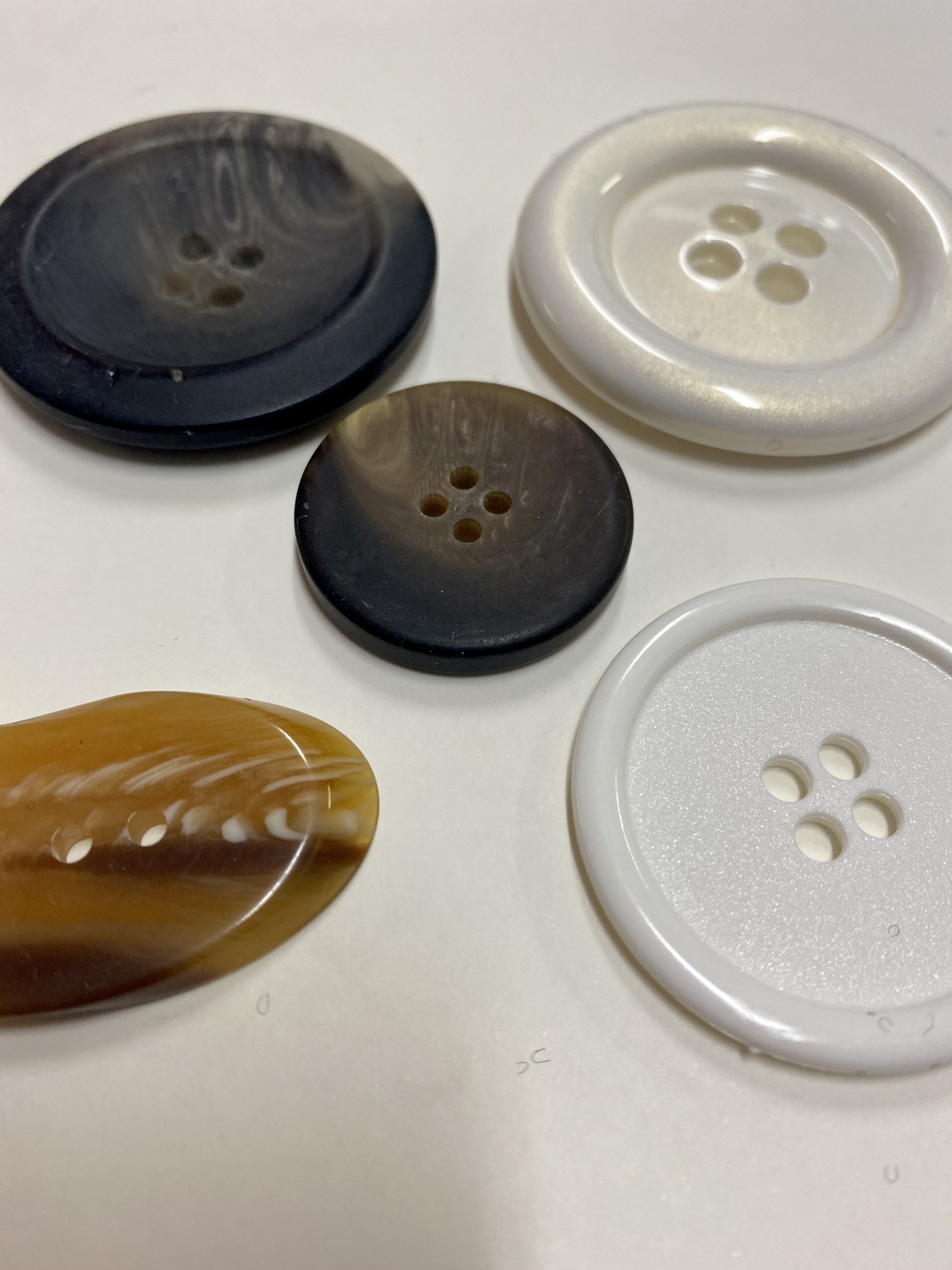 20x 80s Vintage Collectible Buttons in Mixed Shape and Size from 20 Mm ...