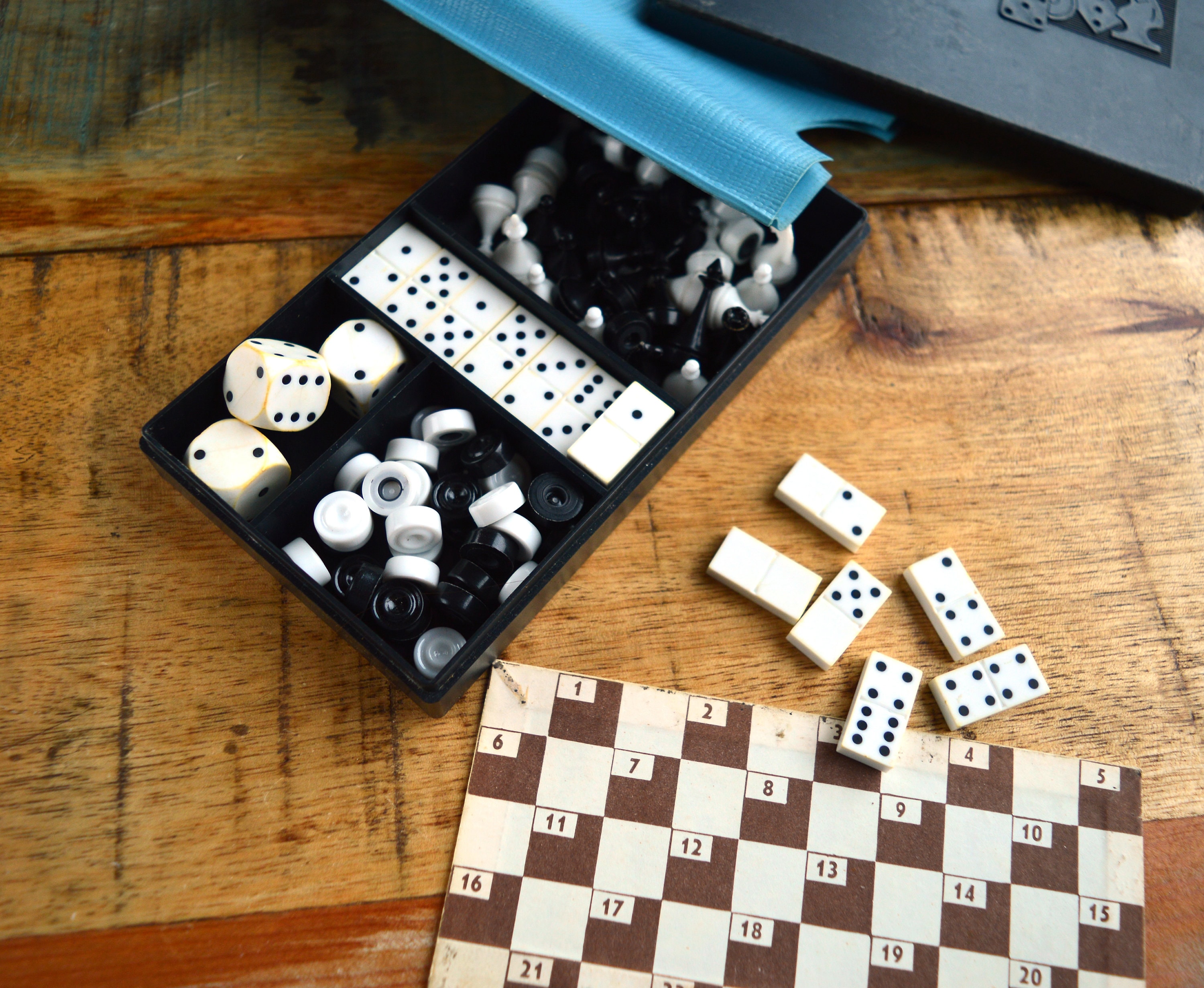 Mini Chess Set Vintage Magnetic Table Game Pocket Chess - Etsy