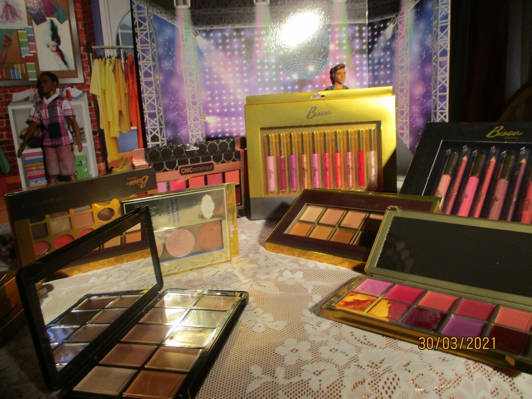 Large Set of Makeup Your Business Woman's Make-up Group - Etsy