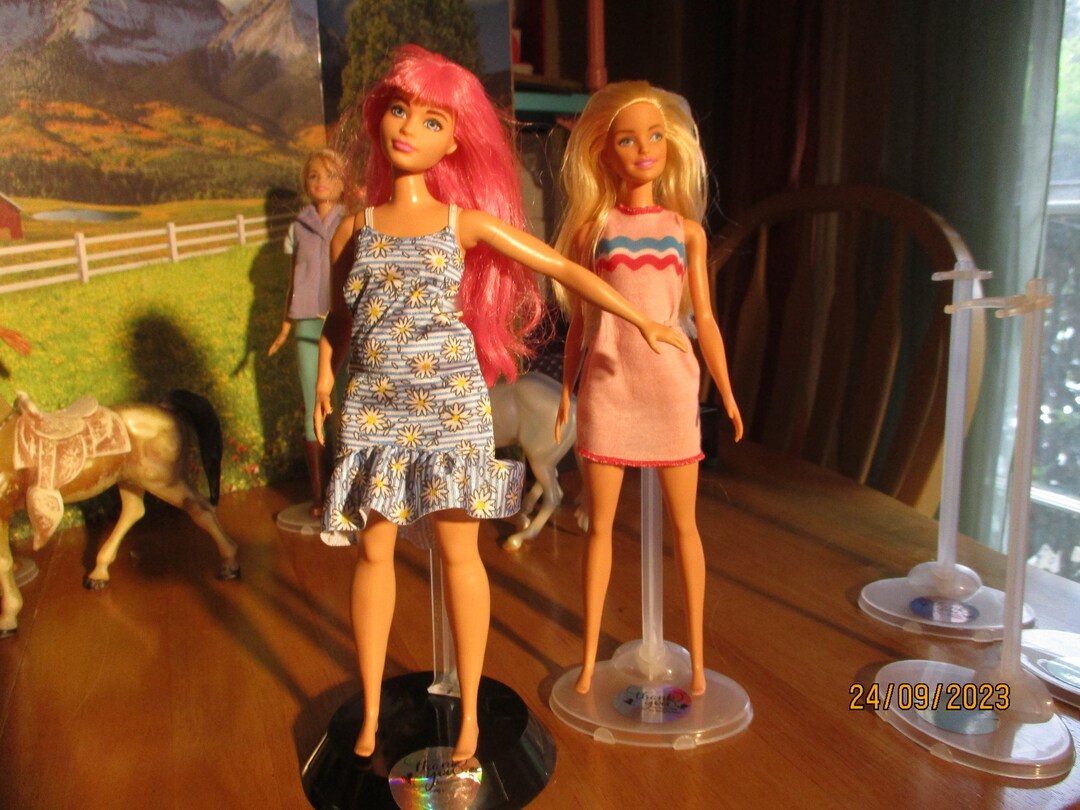 Mattel Barbies Two Dolls One Red Head Wide Body Barbie One Slim in ...