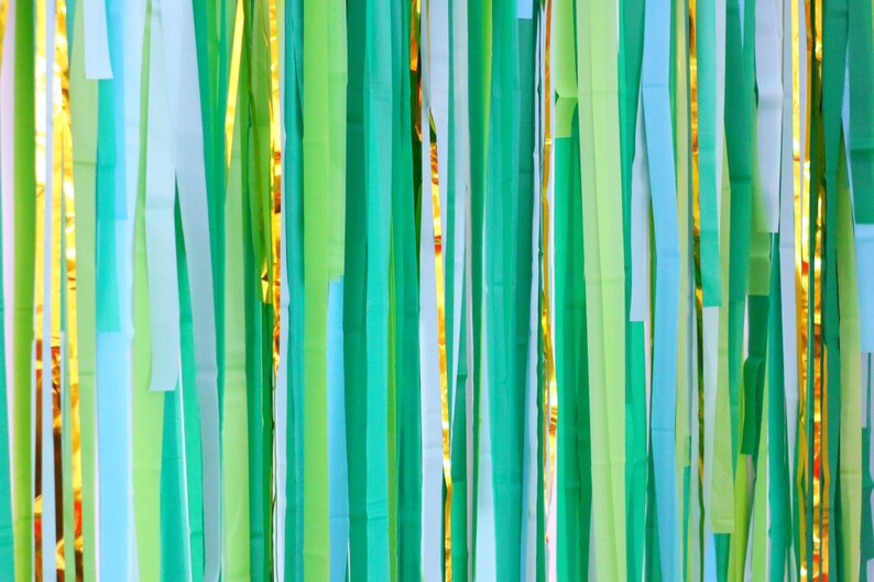 Streamer Backdrop Fringe Backdrop Green and Gold Party - Etsy UK