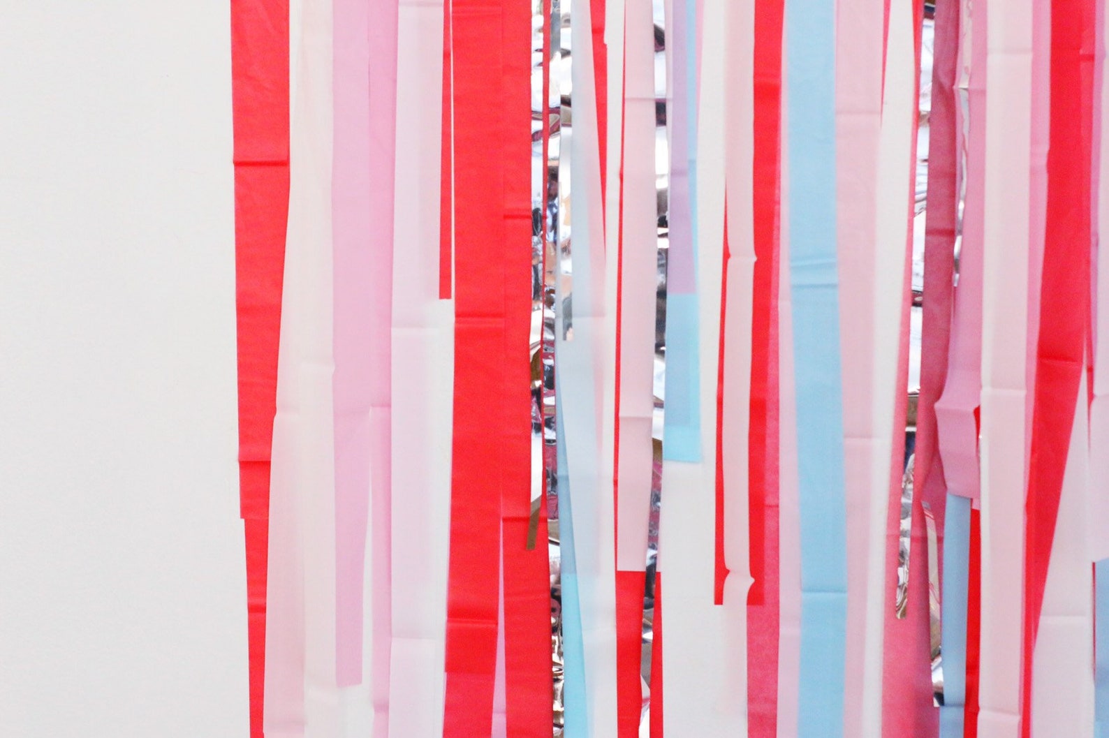 Streamer Backdrop, Fringe Backdrop, Pink and Red, Streamer Garland ...