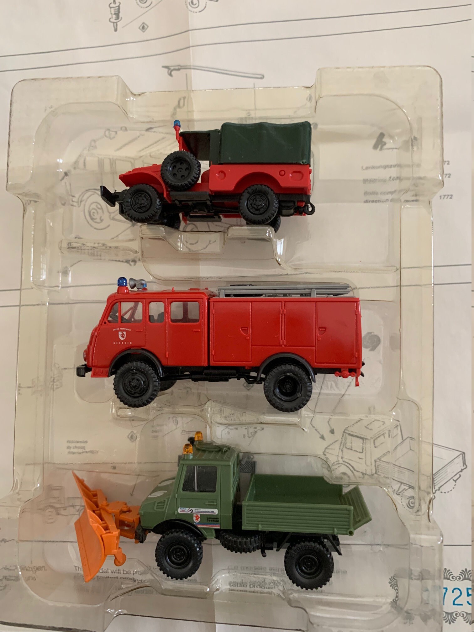 ROCO HO 1333 Fire Engine, Snowplow, and Jeep Set 1:87 Scale Made for ...