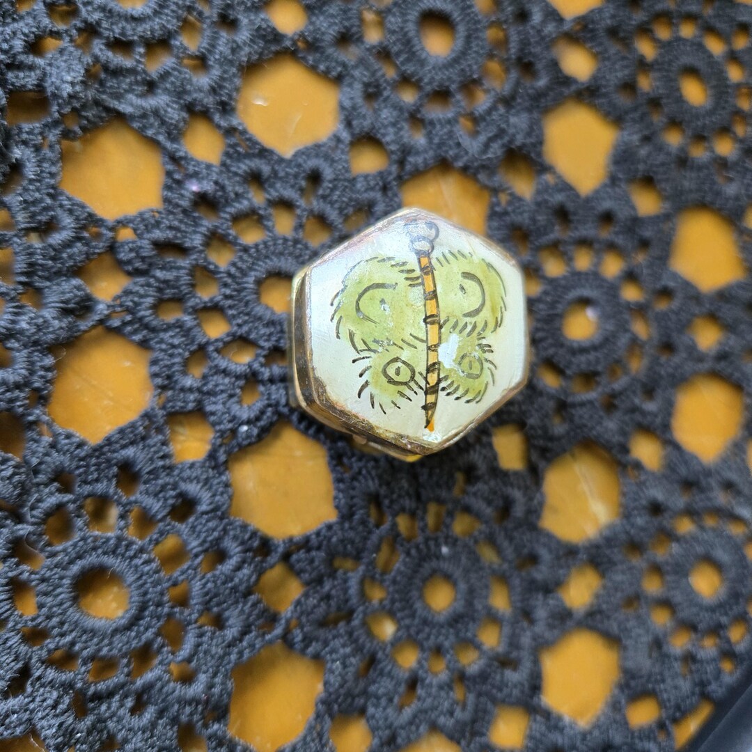 Gorgeous Vintage Hexagonal Nacre Pill Box Vintage Mini Pill Box Hand ...