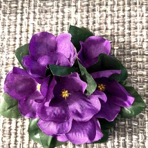 African Violet Corsage// DST African Violet Flower Pin//purple Flower ...