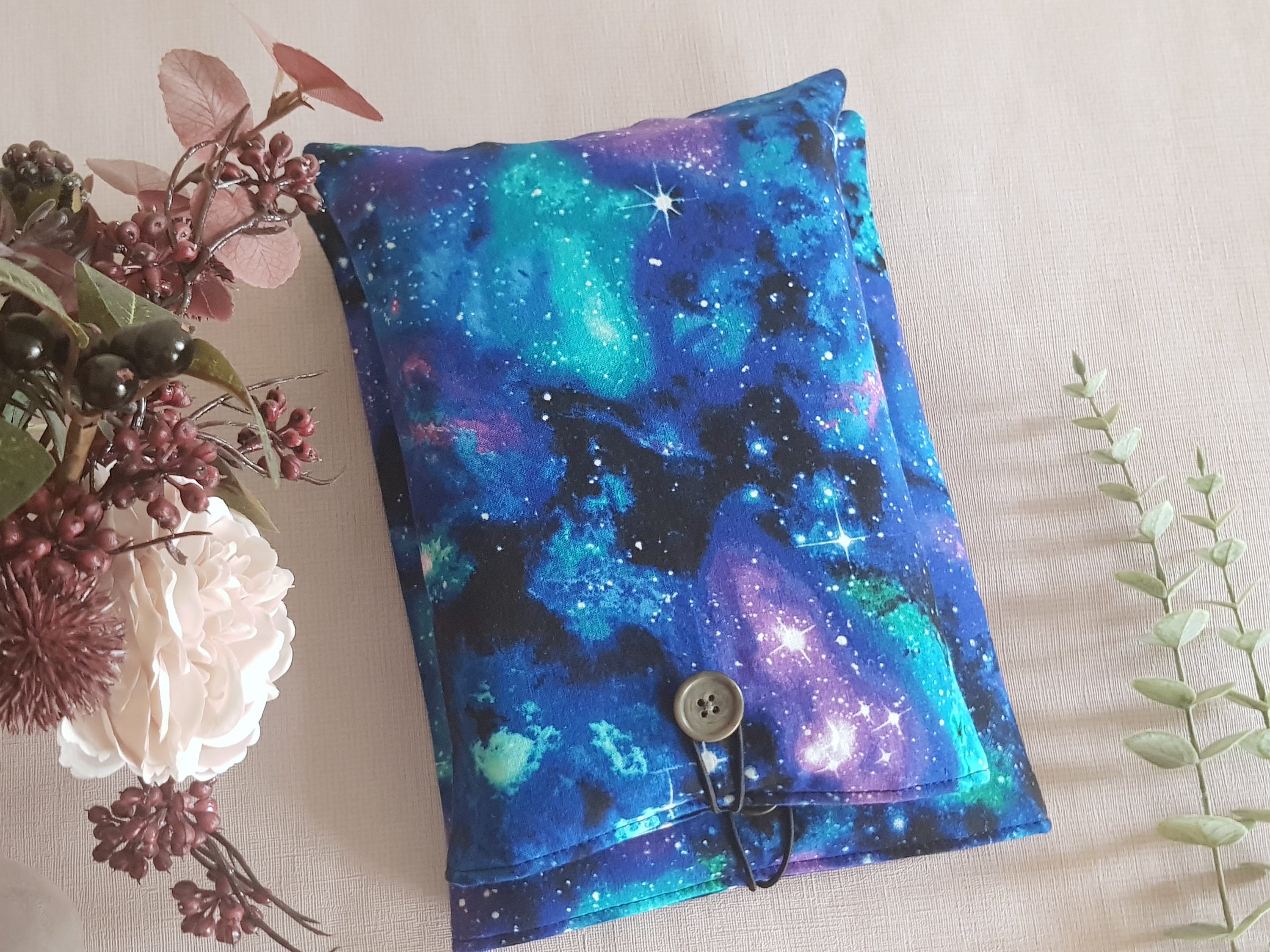 Galaxy Book Cover, Book Lover Teacher Gift, Padded Book Protector Pouch ...