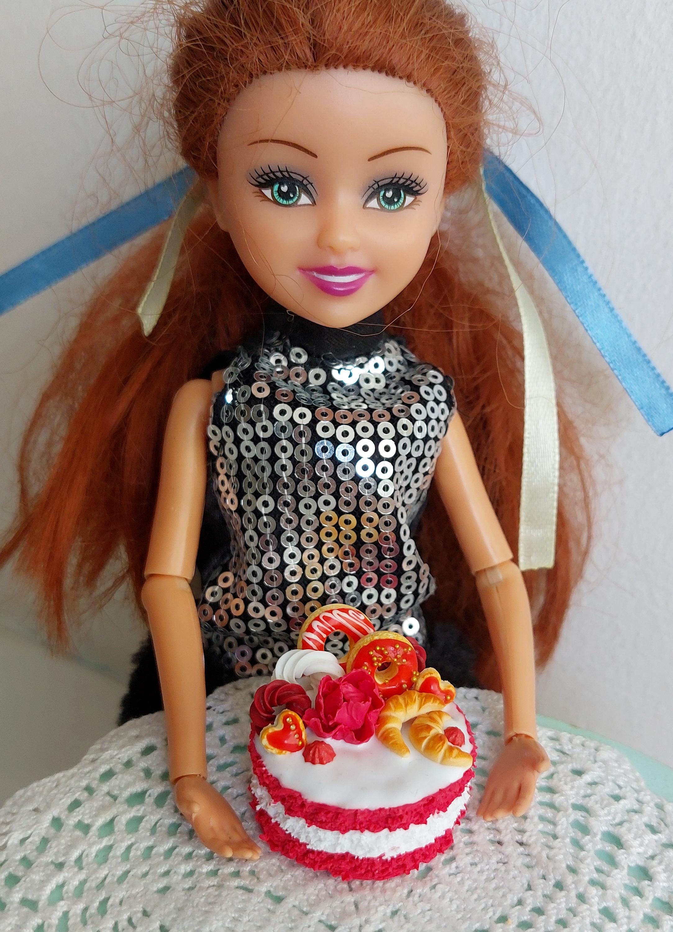 Mini Cakes for a Doll With Hearts.. Cake for Doll for Valentine's Day ...