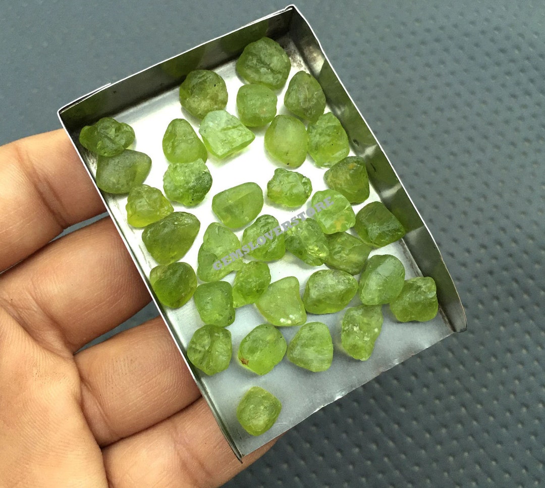 25 Raw Peridot Crystals: Natural Rough Gemstones (8-10MM) - Etsy
