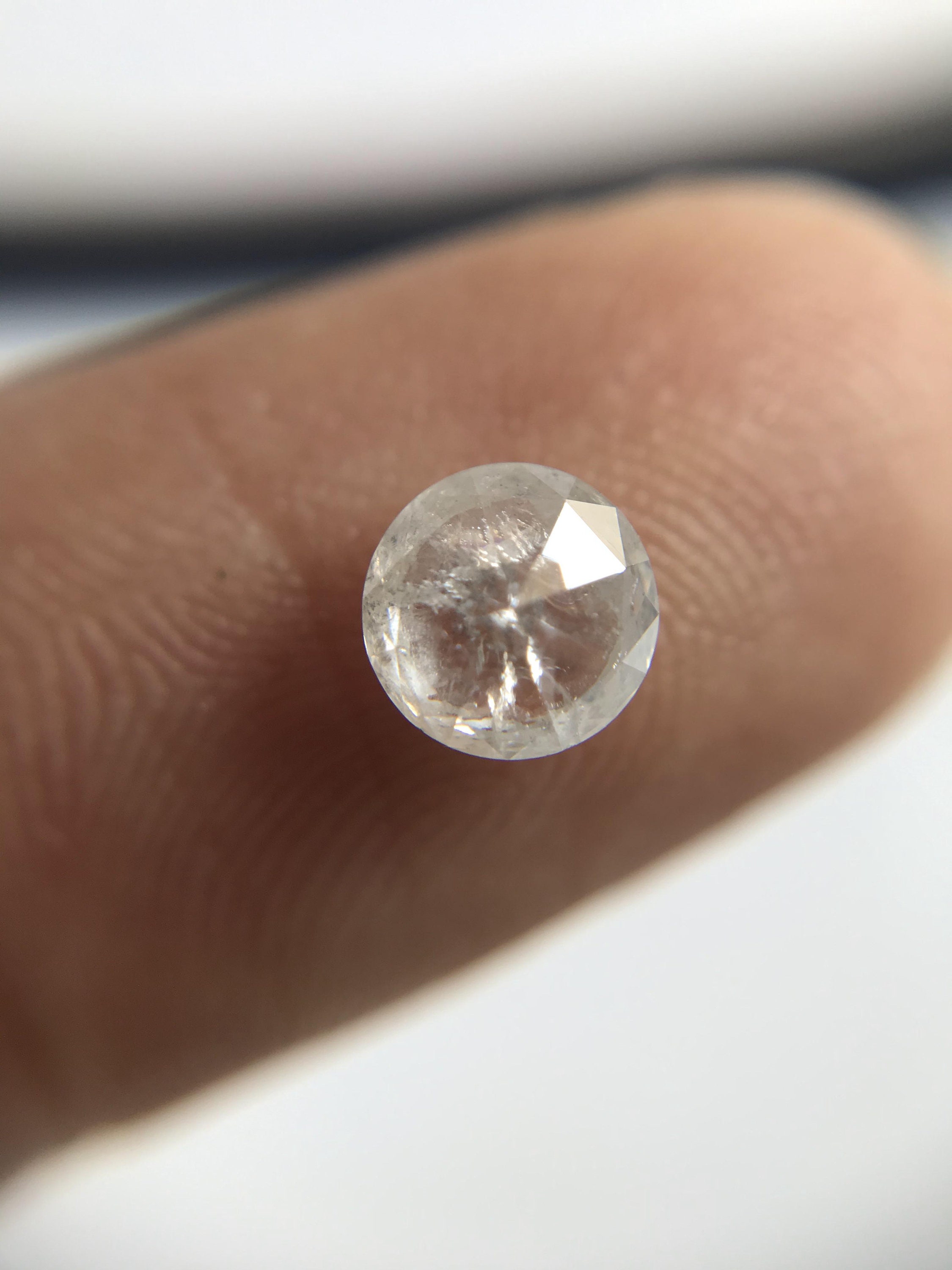 Dw:0.68ct / icy diamond / icy grey diamond / round shape | Etsy