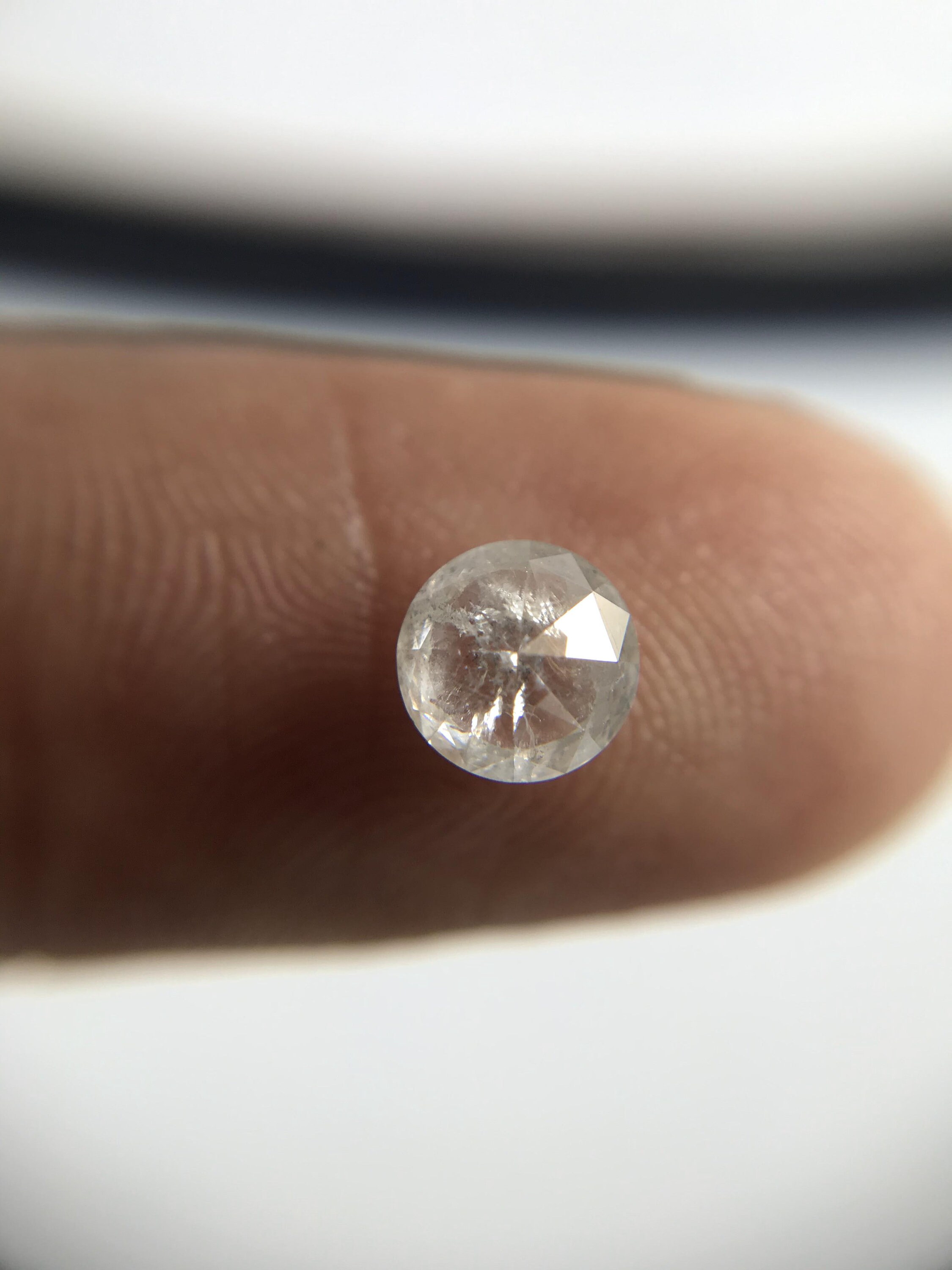 Dw:0.68ct / icy diamond / icy grey diamond / round shape | Etsy