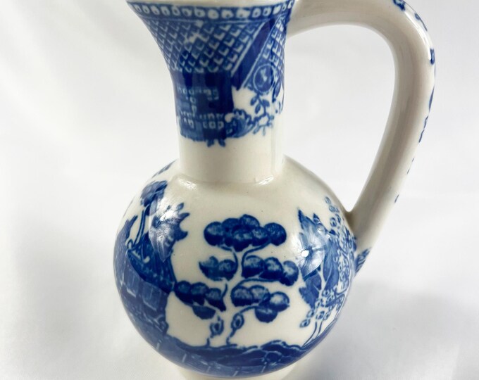 Vintage Blue Willow Pattern Ceramic Cruet Jug Pitcher Blue White 5 ...