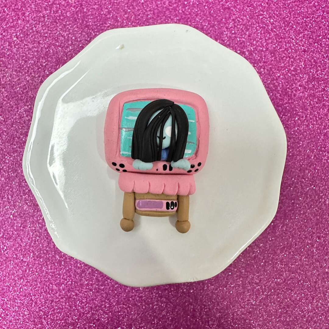Halloween, Samara, Ring, Video Tape, Scary Movie, Horror, Doll, Bow ...