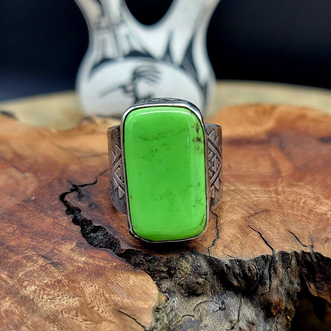 Sterling Silver and Australian Gaspeite Ring. Size 10 - Etsy
