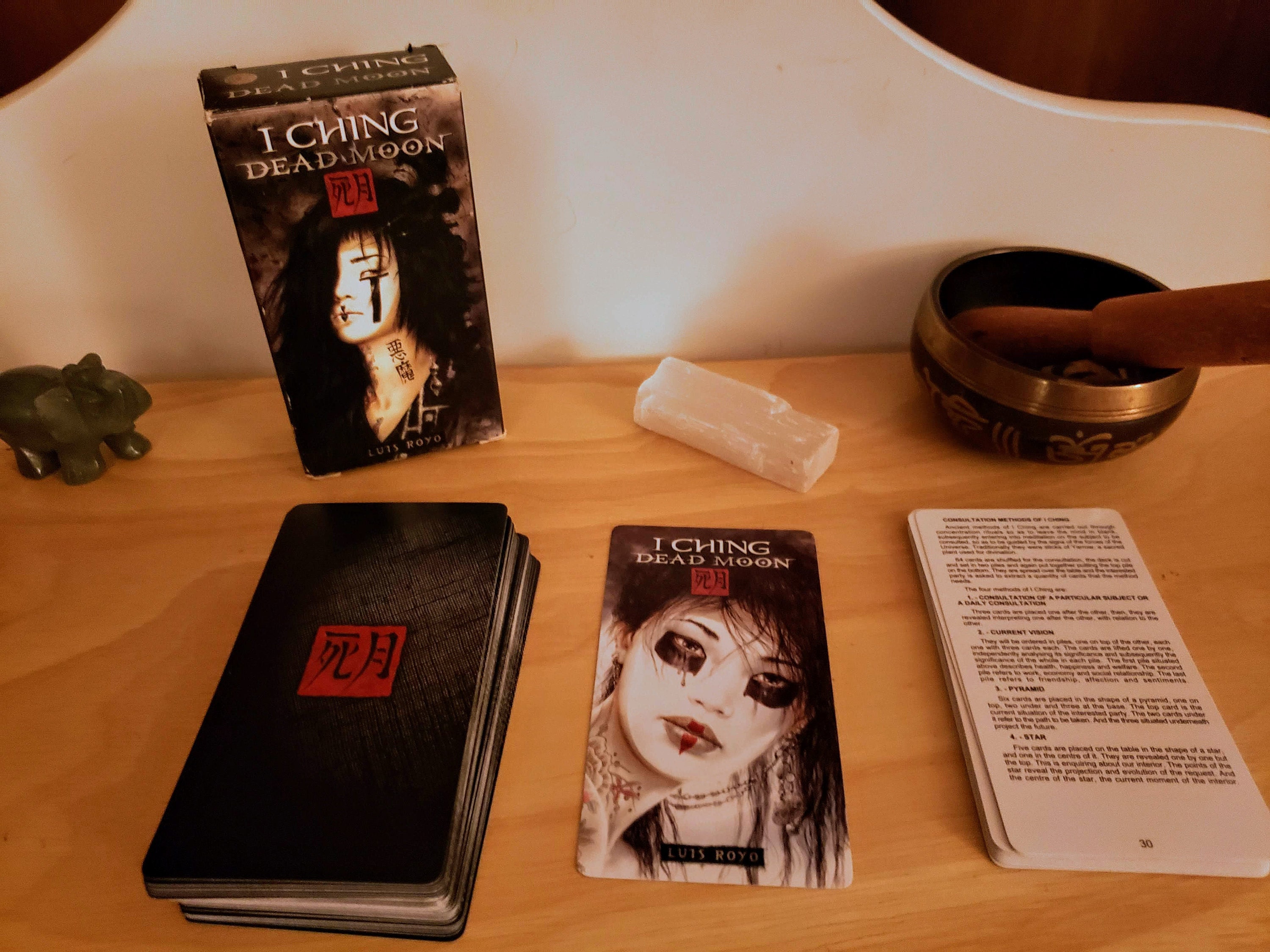 I CHING Dead Moon Divination Cards Extremely RARE Beautiful Luis Royo ...