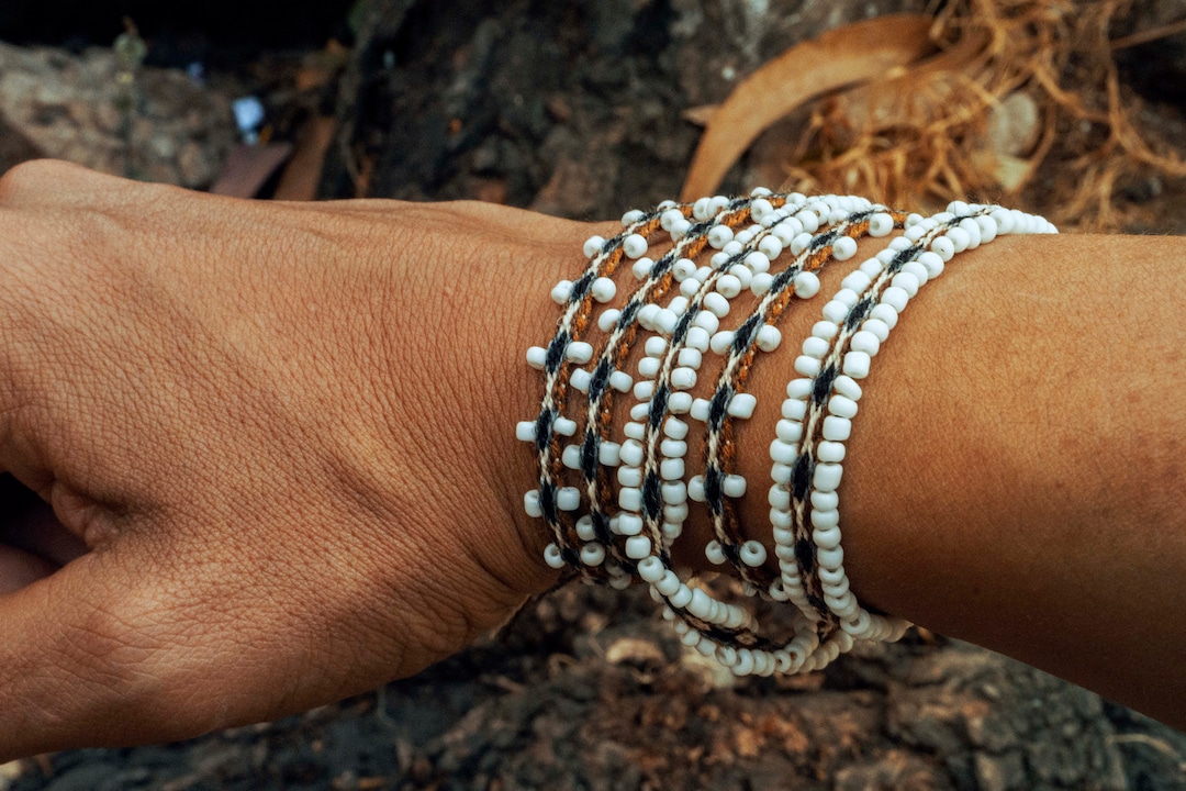 Black and White Watana for Andean Altar, Bracelet or Necklace - Etsy