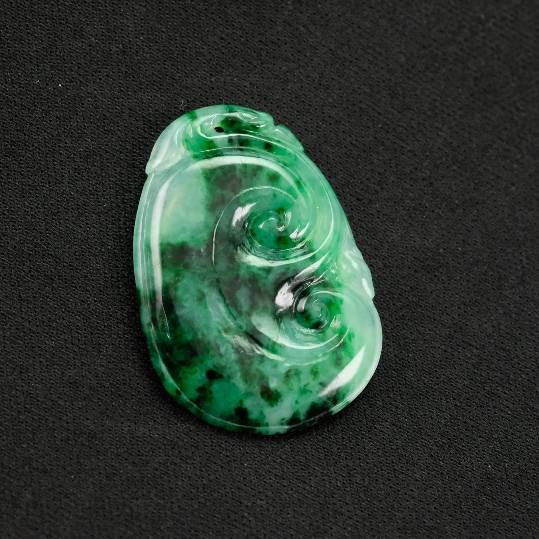 Elegant Ruyi Carving Imperial Green Jadeite Pendant - Traditional ...