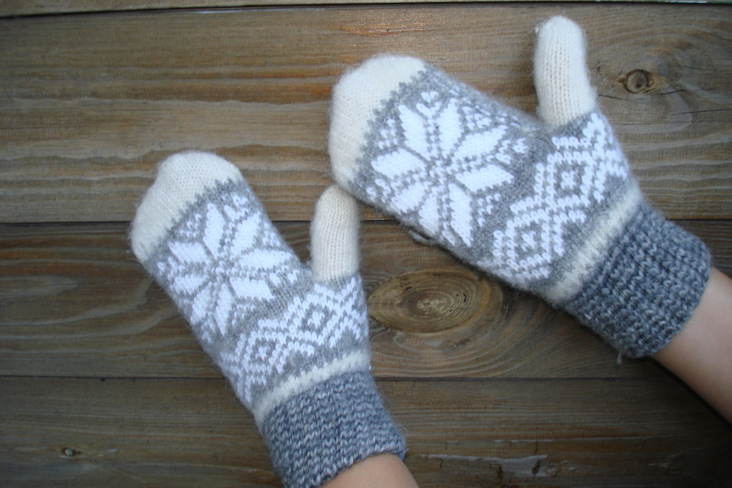 Organic wool mittens.Warm winter | Etsy