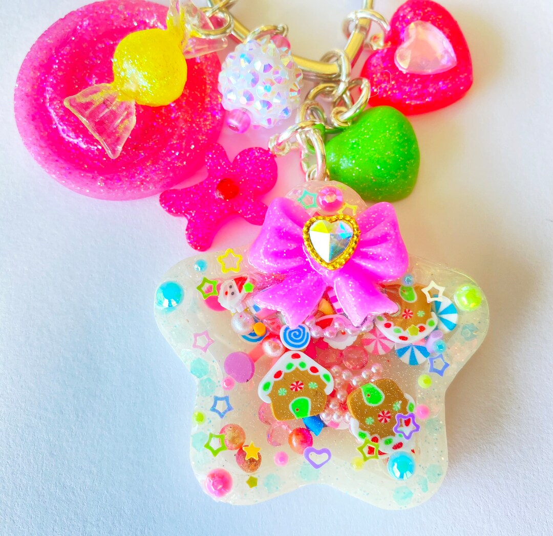 Holiday Candy Land Star Shaker Keychain, Santa, Gingerbread House ...