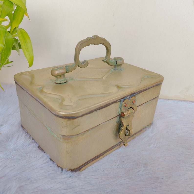 Antique White Brass Betel Nut Box | Multi-compartment Paan-daan Box ...