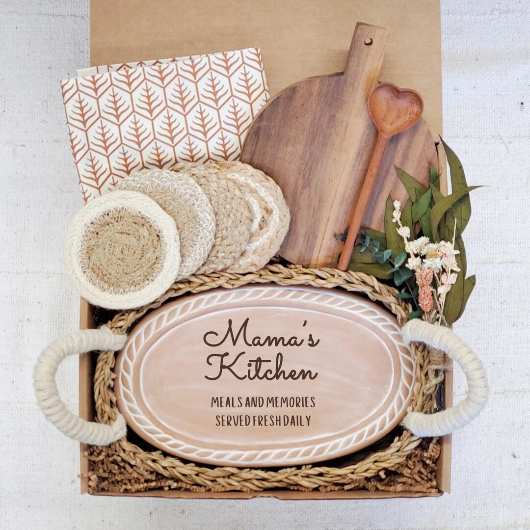 Mama's Kitchen Gift Box Unique Artisan Bread Warmer Set for Mom's ...