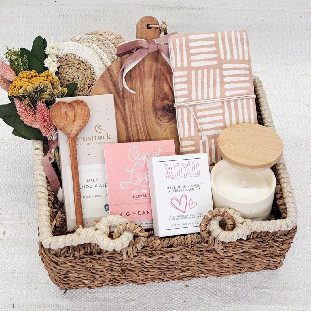 Luxury Gift Basket for Her Mom Gift Box Unique Best Friend Birthday ...