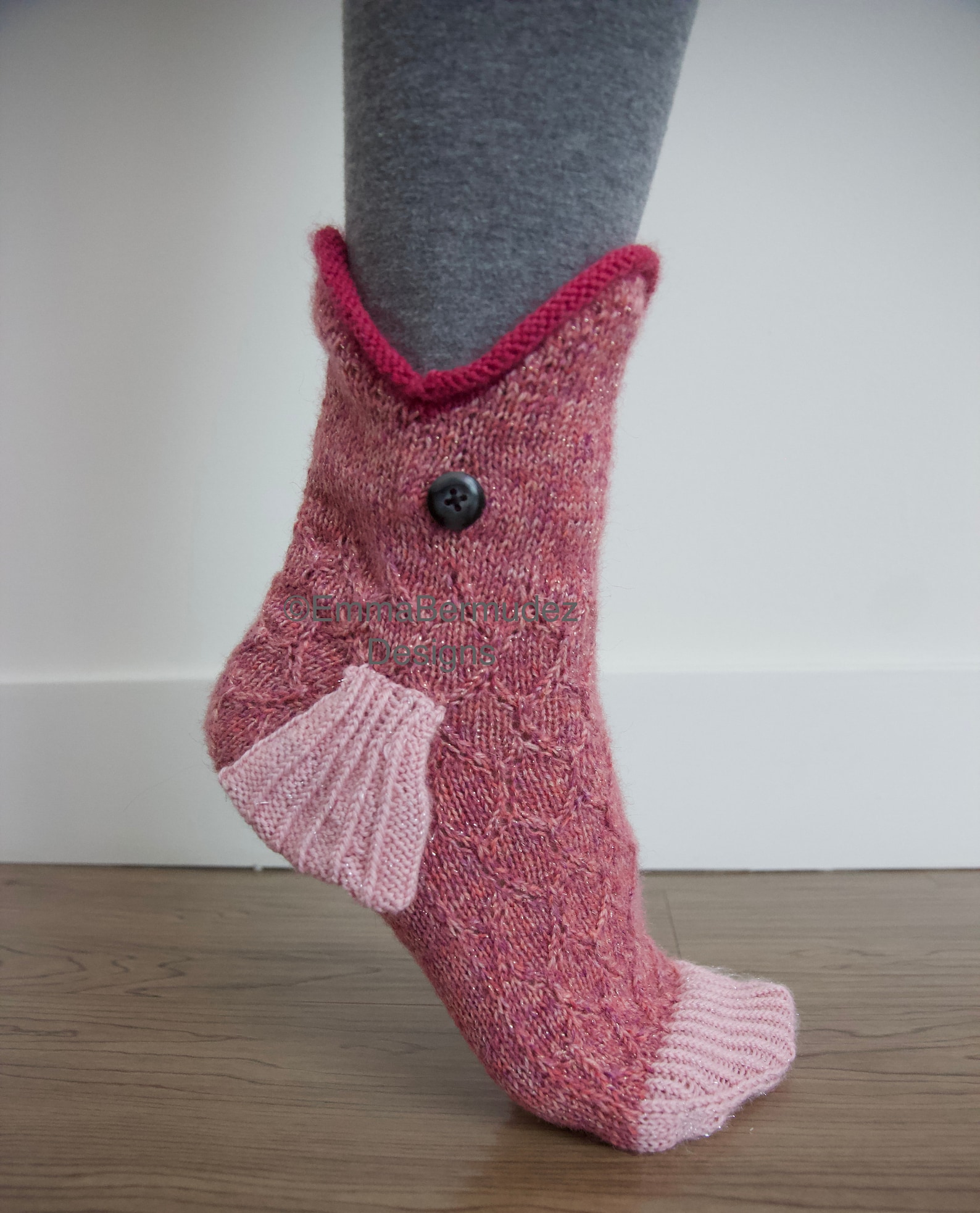 PDF Knitting Pattern Catch of the Day Fish Socks Pattern - Etsy