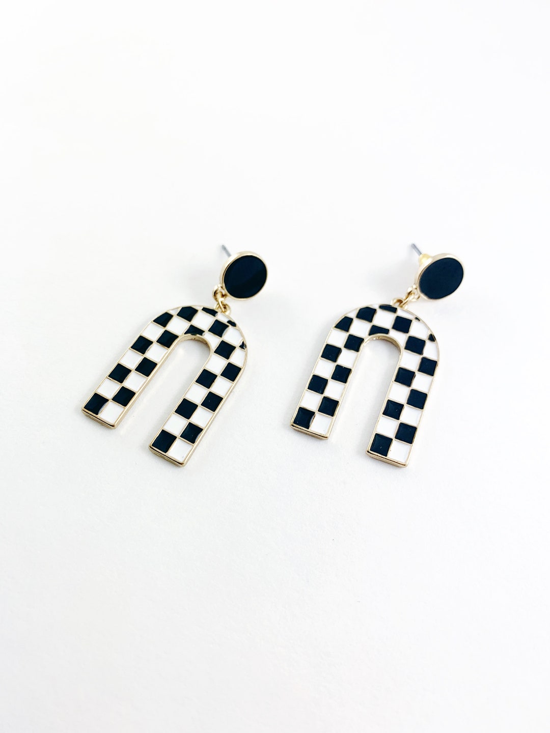 Black and White Checkerboard Arch Dangling Earrings/magnet/rainbow ...