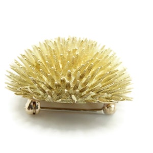 18K Yellow Gold Hedgehog Pin With Ruby Eyes - Etsy