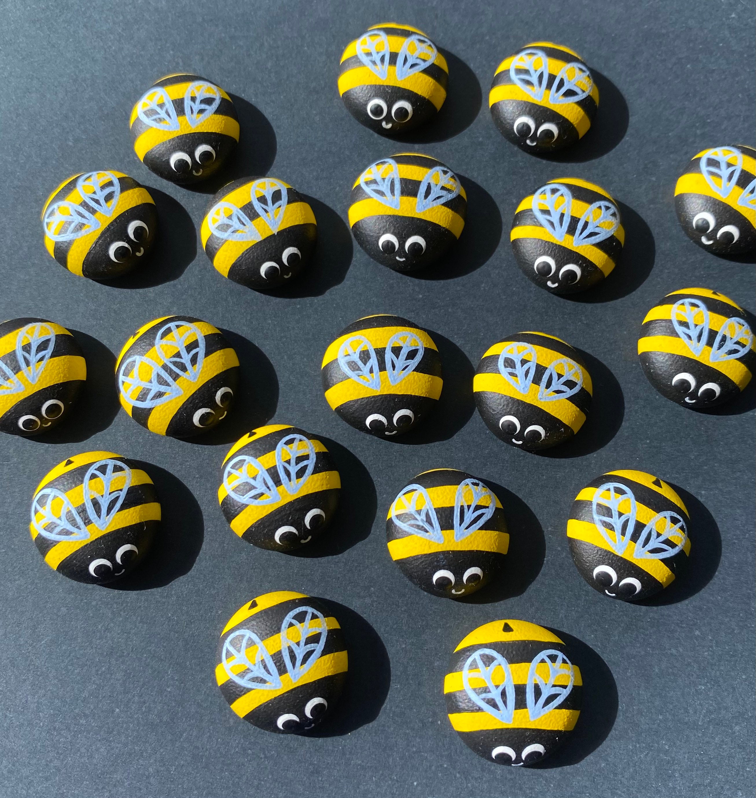 Hand-painted Bee Pebble - Acrylic Bumblebee Rock Art - Etsy