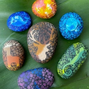 Hand Painted Elk / Deer Rock / Stone. Zentangle Pattern, Acrylic Art ...