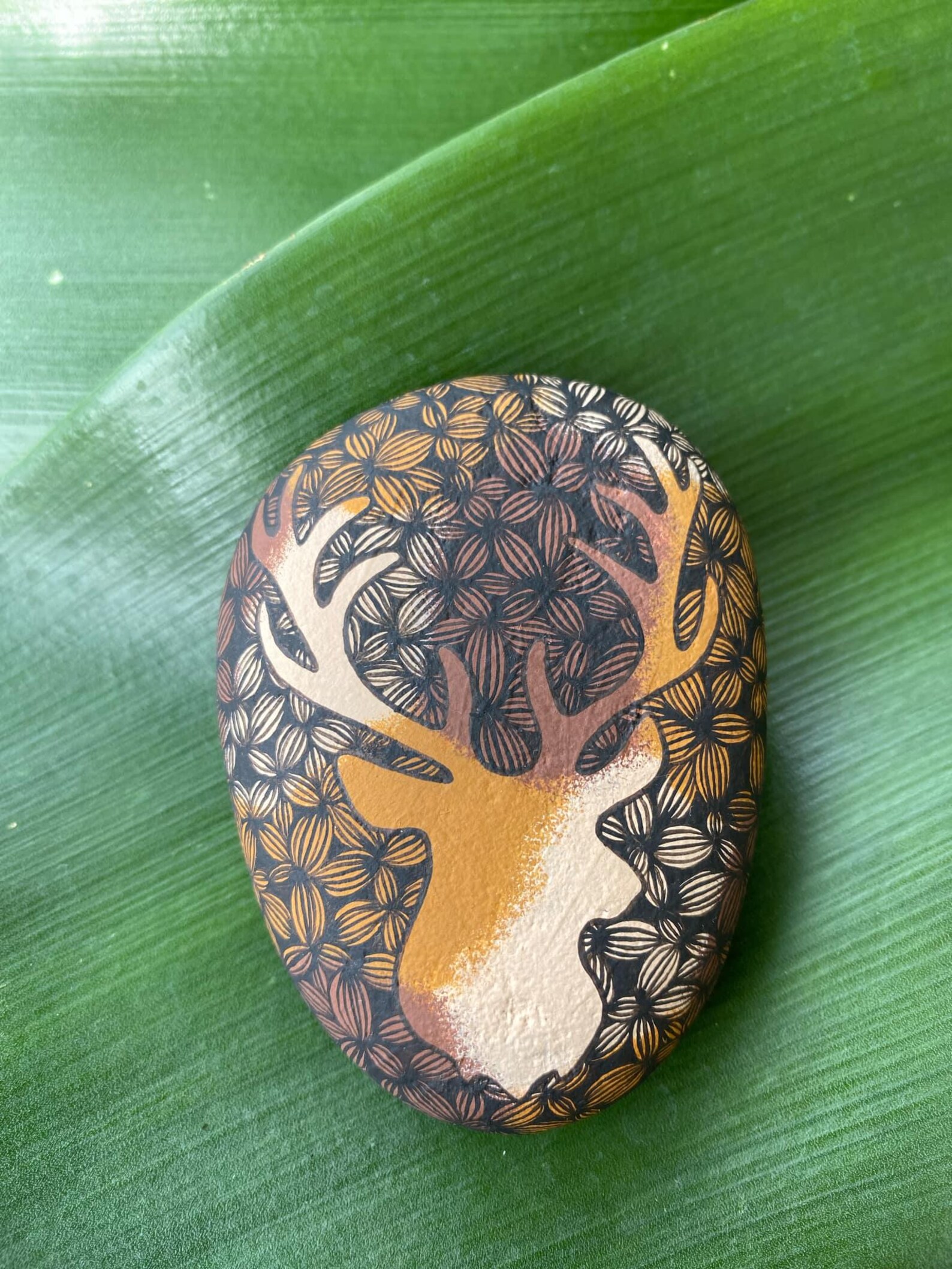 Hand Painted Elk / Deer Rock / Stone. Zentangle Pattern, Acrylic Art ...