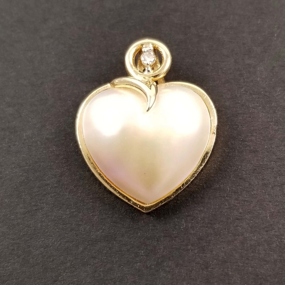 Vintage CID Pretty 14K Yellow Gold Mother of Pearl and Diamond Heart ...