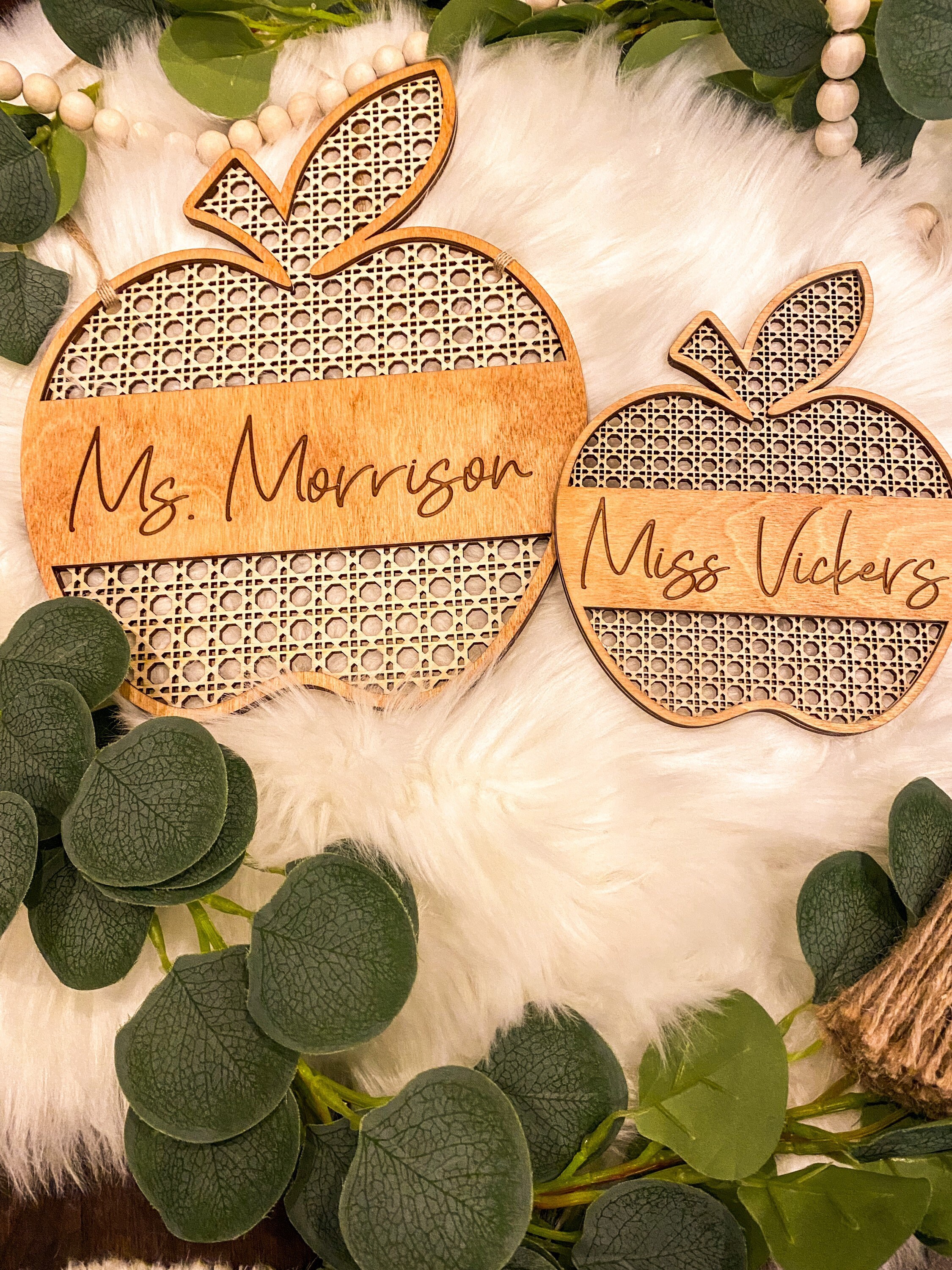 Personalized Teacher Rattan Apple Desk Plaque Personalized - Etsy