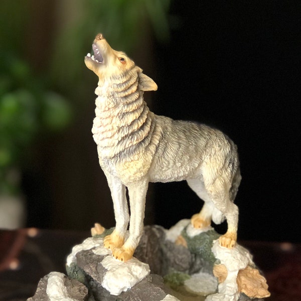 Wolf Figurine - Etsy