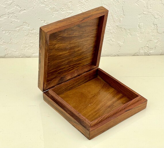 Hand carved detailed wood box, vintage decorative box - Gem