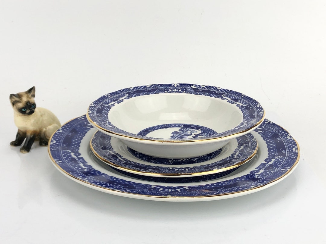 Ringtons Porcelain Soup Bowl Set: 20th Century English Retro Decor ...