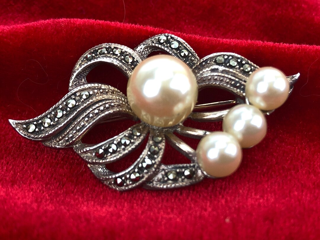 Vintage Metal Silver Plated Brooch - Etsy