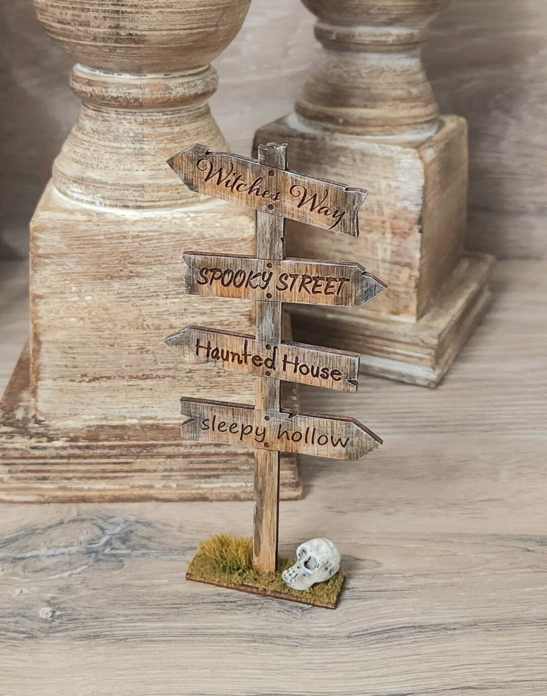 Miniature Halloween Sign Post - Scary, Dollhouse, 1:12, Dollhouse ...