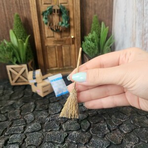 Dollhouse Miniature Broom - 1/12, Decoration, Decor, Fairy Garden ...