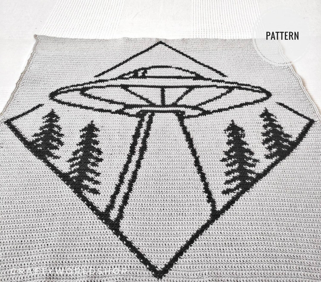 Tapestry Crochet Pattern, Tapestry Hanging Wall, Alien Crochet Pattern ...