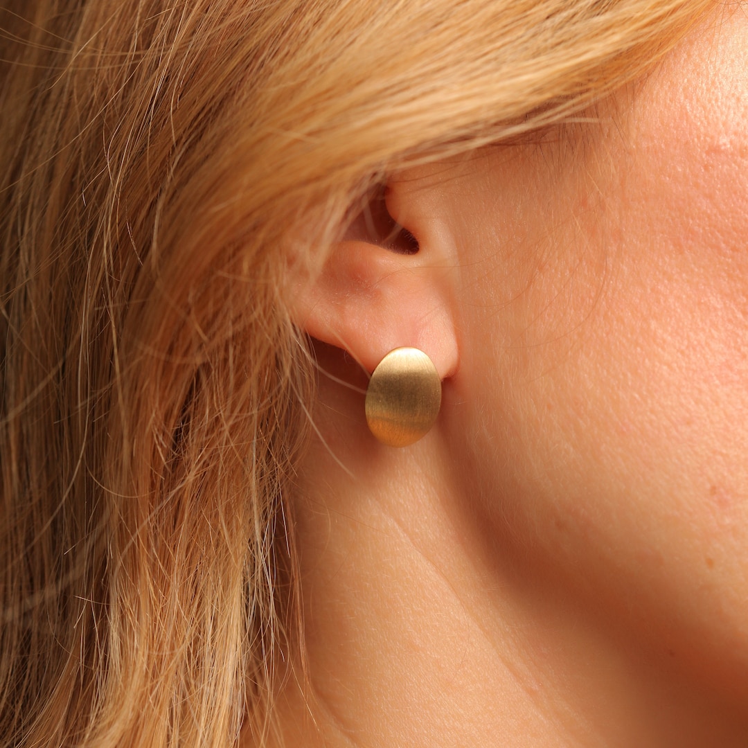 Round Shape Gold Earrings Gold Vermeil Oval Earring English Lock ...