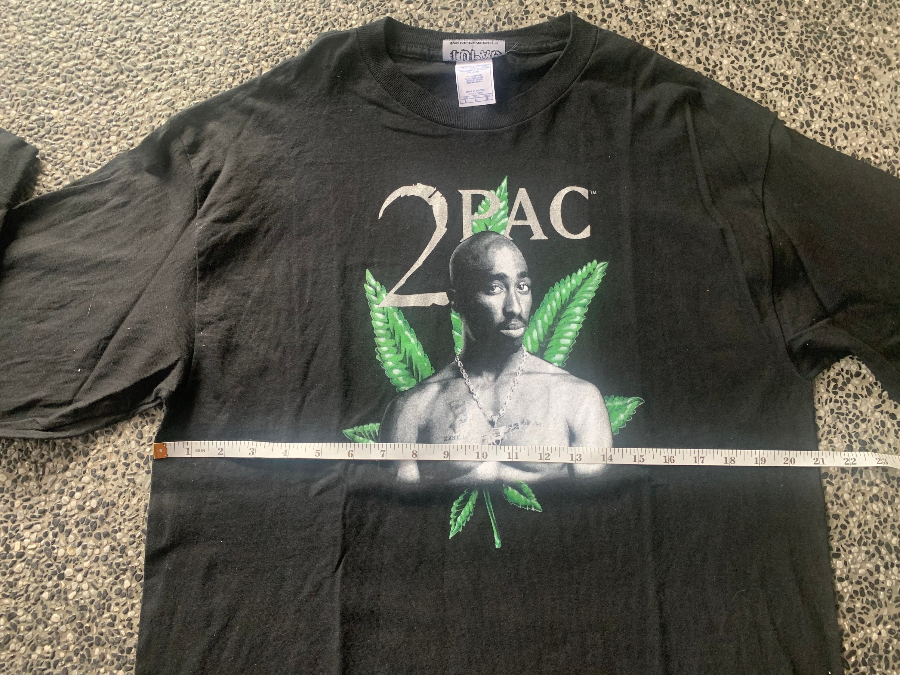 Vintage 2006 2pac / Tupac Shakur / Hip Hop Long Sleeve T Vintage 2006 2pac / Tupac Shakur / Hip Hop Long Sleeve T
